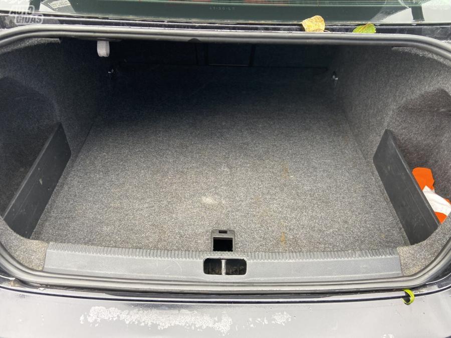 Melns Volkswagen Passat 2006 Kauņa, ar dzinēja tilpumu 2.00 L un nobraukumu 307 tūkst. km par 1999 €, foto 10 vietnē AUTOMOTO.COM.LV