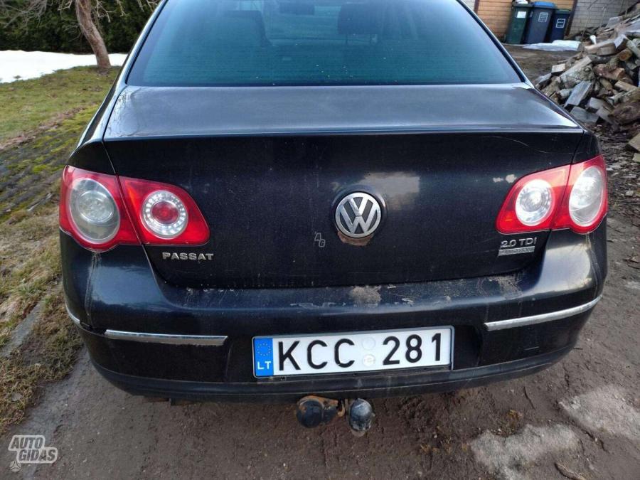 Black Volkswagen Passat 2006 in Jurbarkas, with an engine capacity of 2.00 L and mileage of 330 thousand km for 1450 €, photo 3 on AUTOMOTO.COM.LV