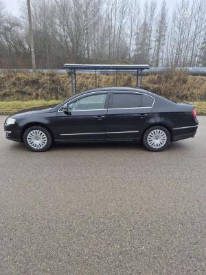 Black Volkswagen Passat 2007 in Ignalina, with an engine capacity of 1.97 L and mileage of 275 thousand km for 2900 €, photo 2 on AUTOMOTO.COM.LV