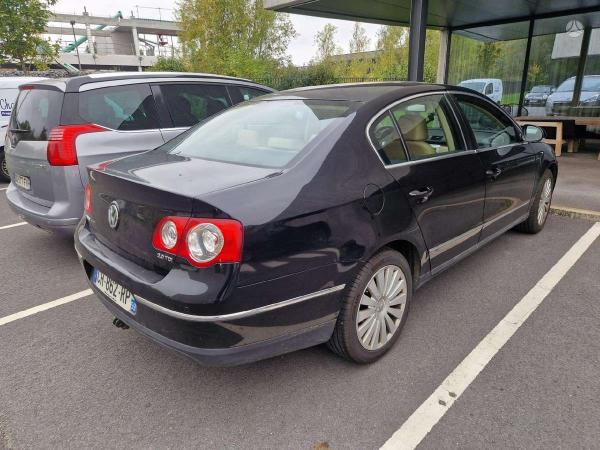Melns Volkswagen Passat 2007 Kauņa, ar dzinēja tilpumu 1.97 L un nobraukumu 289 tūkst. km par 3150 €, foto 5 vietnē AUTOMOTO.COM.LV