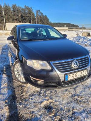 Black Volkswagen Passat 2007 in Vilnius, with an engine capacity of 1.97 L and mileage of 504 thousand km for 2600 €, photo 4 on AUTOMOTO.COM.LV