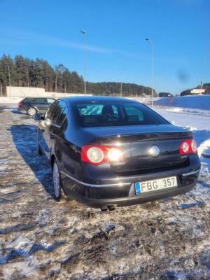 Black Volkswagen Passat 2007 in Vilnius, with an engine capacity of 1.97 L and mileage of 504 thousand km for 2600 €, photo 5 on AUTOMOTO.COM.LV
