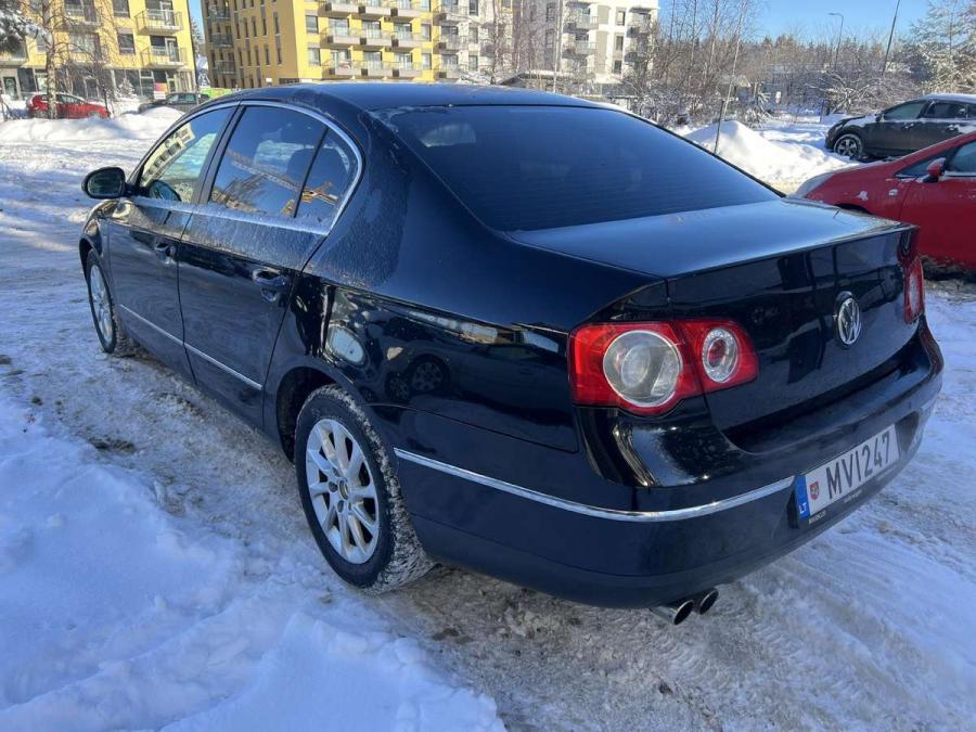 Black Volkswagen Passat 2007 in Vilnius, with an engine capacity of 2.00 L and mileage of 320 thousand km for 650 €, photo 7 on AUTOMOTO.COM.LV