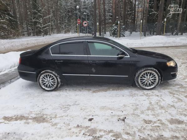 Black Volkswagen Passat 2007 in Visaginas, with an engine capacity of 1.90 L and mileage of 348 thousand km for 1800 €, photo 5 on AUTOMOTO.COM.LV