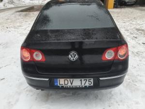 Black Volkswagen Passat 2007 in Visaginas, with an engine capacity of 1.90 L and mileage of 348 thousand km for 1800 €, photo 8 on AUTOMOTO.COM.LV