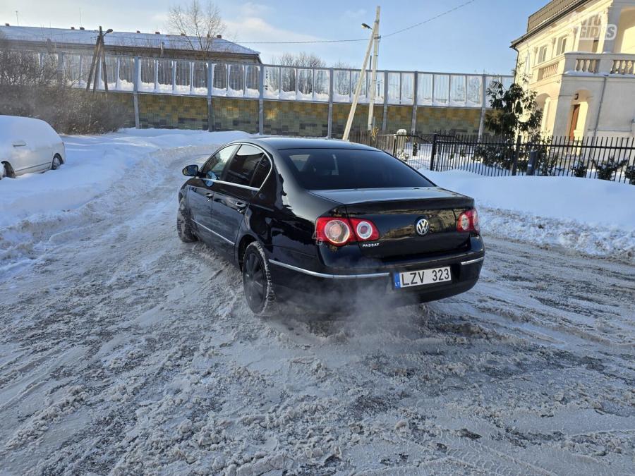 Melns Volkswagen Passat 2007 Klaipėda, ar dzinēja tilpumu 2.00 L un nobraukumu 357 tūkst. km par 2300 €, foto 2 vietnē AUTOMOTO.COM.LV