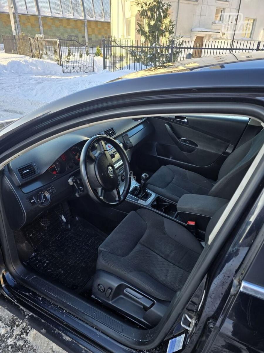 Melns Volkswagen Passat 2007 Klaipėda, ar dzinēja tilpumu 2.00 L un nobraukumu 357 tūkst. km par 2300 €, foto 8 vietnē AUTOMOTO.COM.LV
