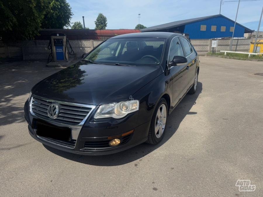 Black Volkswagen Passat 2007 in Siauliai, with an engine capacity of 1.90 L and mileage of 245 thousand km for 1850 €, photo 3 on AUTOMOTO.COM.LV
