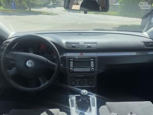 Black Volkswagen Passat 2007 in Siauliai, with an engine capacity of 1.90 L and mileage of 245 thousand km for 1850 €, photo 12 on AUTOMOTO.COM.LV