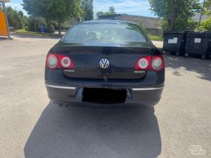 Black Volkswagen Passat 2007 in Siauliai, with an engine capacity of 1.90 L and mileage of 245 thousand km for 1850 €, photo 10 on AUTOMOTO.COM.LV
