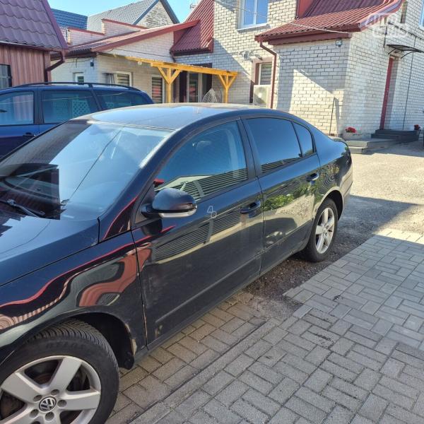 Melns Volkswagen Passat 2007 Šakiai, ar dzinēja tilpumu 2.00 L un nobraukumu 369 tūkst. km par 1300 €, foto 5 vietnē AUTOMOTO.COM.LV