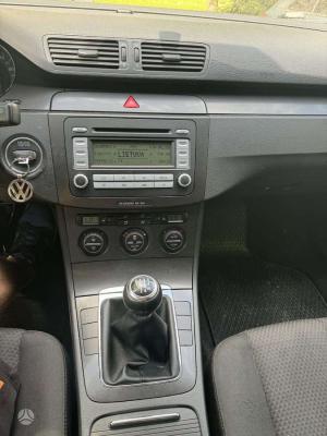 Black Volkswagen Passat 2007 in Kaunas, with an engine capacity of 1.90 L and mileage of 330 thousand km for 1700 €, photo 6 on AUTOMOTO.COM.LV