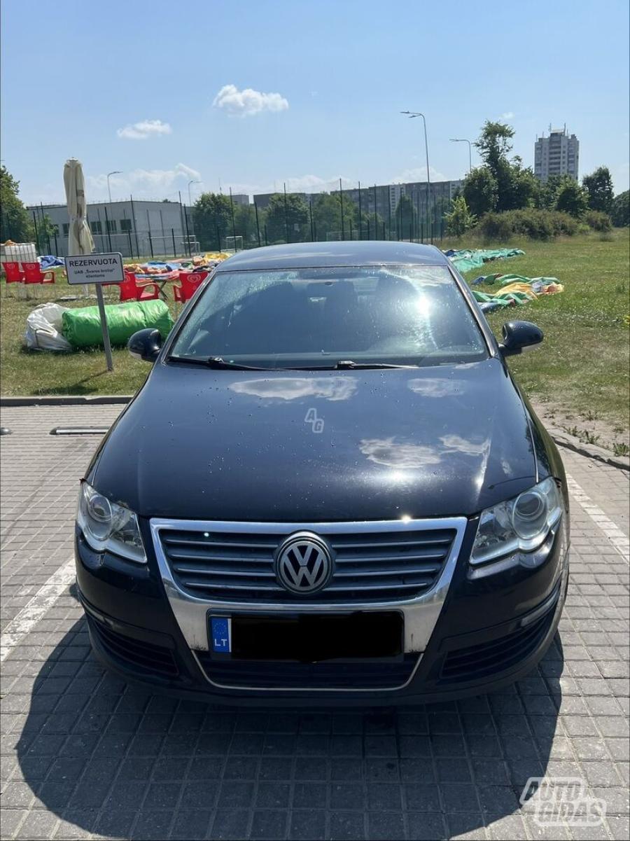 Black Volkswagen Passat 2007 in Vilnius, with an engine capacity of 2.00 L and mileage of 274 thousand km for 1000 €, photo 4 on AUTOMOTO.COM.LV