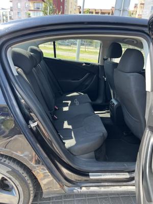 Black Volkswagen Passat 2007 in Vilnius, with an engine capacity of 2.00 L and mileage of 274 thousand km for 1000 €, photo 7 on AUTOMOTO.COM.LV