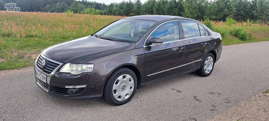 Black Volkswagen Passat 2007 in Druskininkai, with an engine capacity of 1.90 L and mileage of 350 thousand km for 550 €, photo 1 on AUTOMOTO.COM.LV
