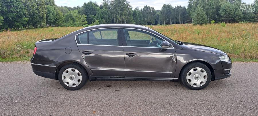 Black Volkswagen Passat 2007 in Druskininkai, with an engine capacity of 1.90 L and mileage of 350 thousand km for 550 €, photo 5 on AUTOMOTO.COM.LV
