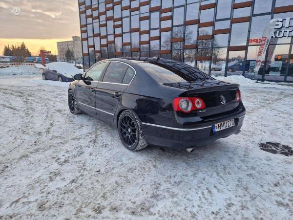 Black Volkswagen Passat 2008 in Kaunas, with an engine capacity of 3.17 L and mileage of 209 thousand km for 3300 €, photo 3 on AUTOMOTO.COM.LV