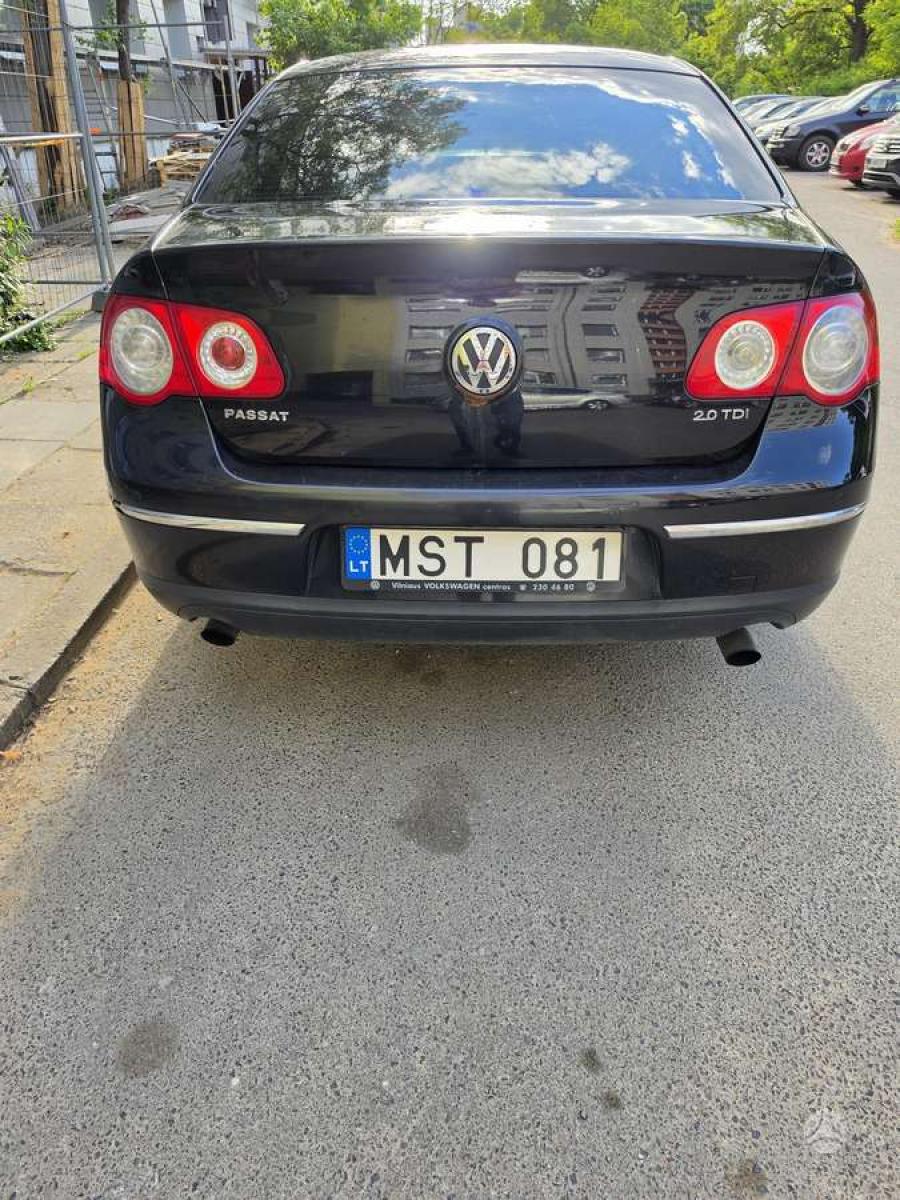 Black Volkswagen Passat 2008 in Vilnius, with an engine capacity of 3.17 L and mileage of 317 thousand km for 2000 €, photo 13 on AUTOMOTO.COM.LV