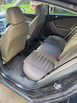 Black Volkswagen Passat 2008 in Vilnius, with an engine capacity of 3.17 L and mileage of 317 thousand km for 2000 €, photo 9 on AUTOMOTO.COM.LV