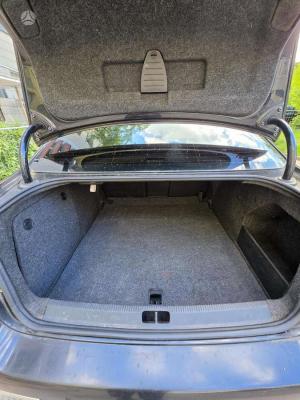 Black Volkswagen Passat 2008 in Vilnius, with an engine capacity of 3.17 L and mileage of 317 thousand km for 2000 €, photo 15 on AUTOMOTO.COM.LV