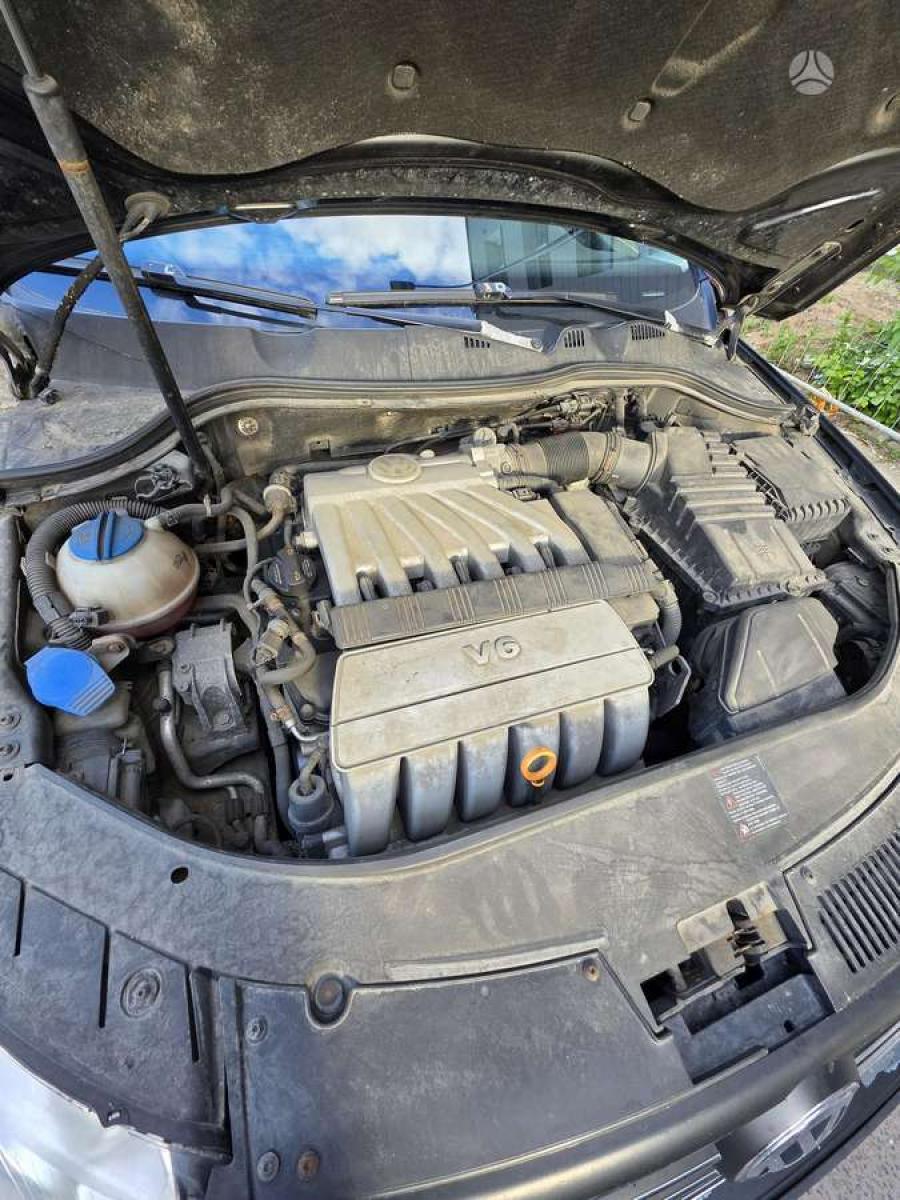 Black Volkswagen Passat 2008 in Vilnius, with an engine capacity of 3.17 L and mileage of 317 thousand km for 2000 €, photo 21 on AUTOMOTO.COM.LV