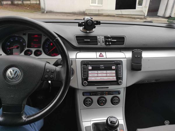 Black Volkswagen Passat 2008 in Kaunas, with an engine capacity of 1.80 L and mileage of 226 thousand km for 2000 €, photo 4 on AUTOMOTO.COM.LV