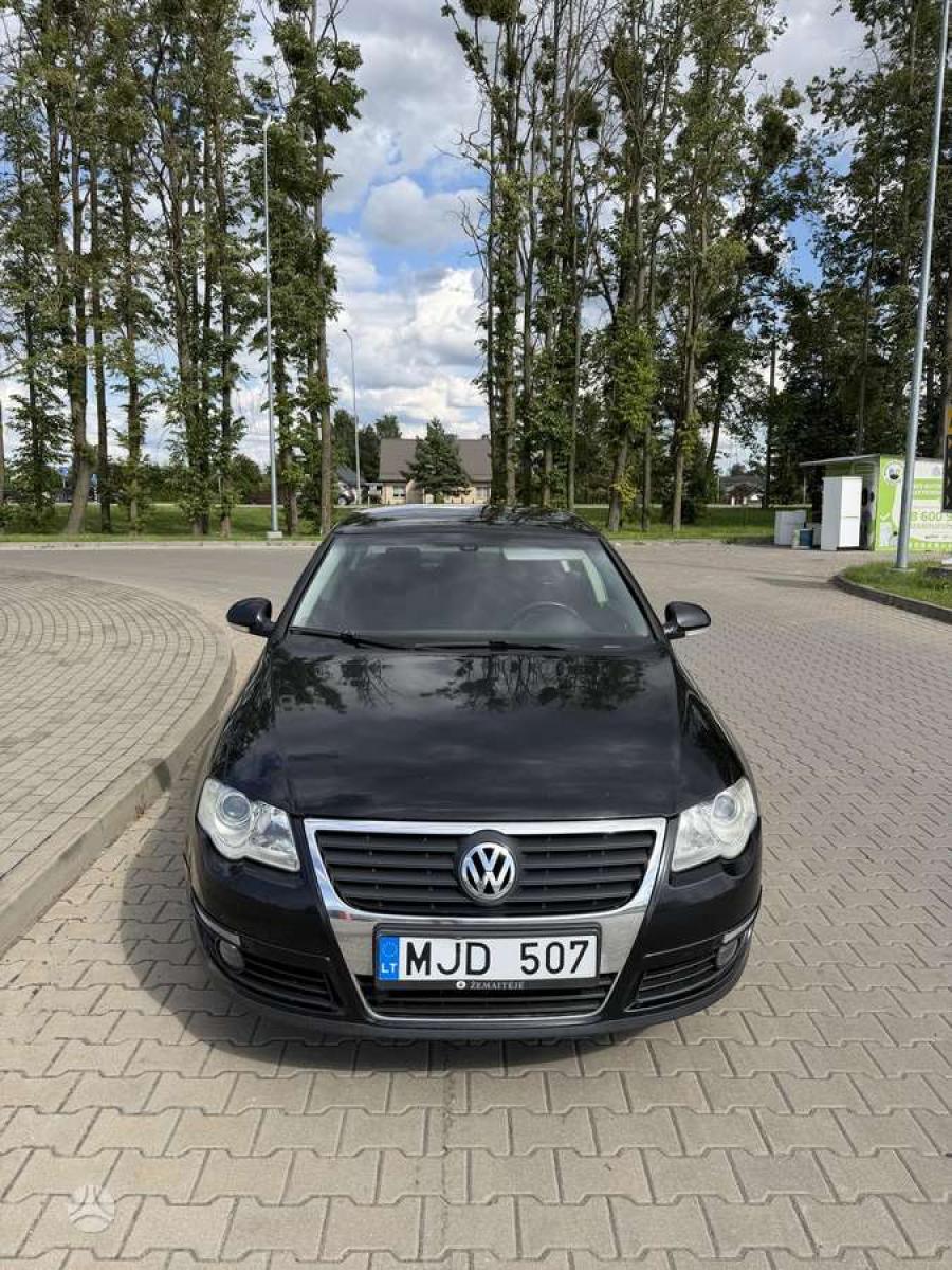 Black Volkswagen Passat 2008 in Kaunas, with an engine capacity of 1.97 L and mileage of 345 thousand km for 1150 €, photo 1 on AUTOMOTO.COM.LV