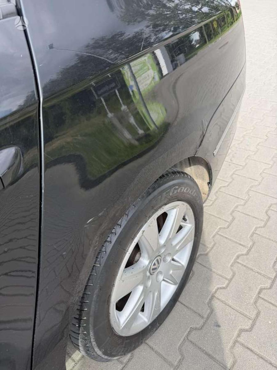Black Volkswagen Passat 2008 in Kaunas, with an engine capacity of 1.97 L and mileage of 345 thousand km for 1150 €, photo 15 on AUTOMOTO.COM.LV
