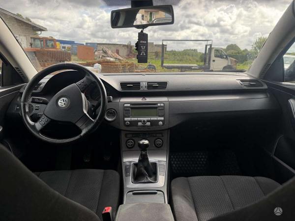 Melns Volkswagen Passat 2008 Kretinga, ar dzinēja tilpumu 1.90 L un nobraukumu 290 tūkst. km par 1450 €, foto 6 vietnē AUTOMOTO.COM.LV