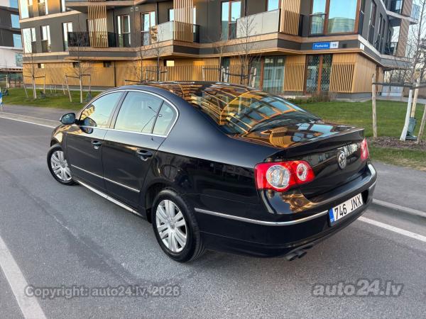 Black Volkswagen Passat 2009 in Tallinn, with an engine capacity of 2.00 L and mileage of 332 thousand km for 1999 €, photo 2 on AUTOMOTO.COM.LV