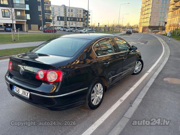 Black Volkswagen Passat 2009 in Tallinn, with an engine capacity of 2.00 L and mileage of 332 thousand km for 1999 €, photo 4 on AUTOMOTO.COM.LV