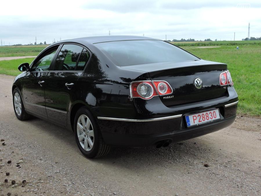 Black Volkswagen Passat 2009 in Marijampole, with an engine capacity of 1.80 L and mileage of 158 thousand km for 2650 €, photo 4 on AUTOMOTO.COM.LV