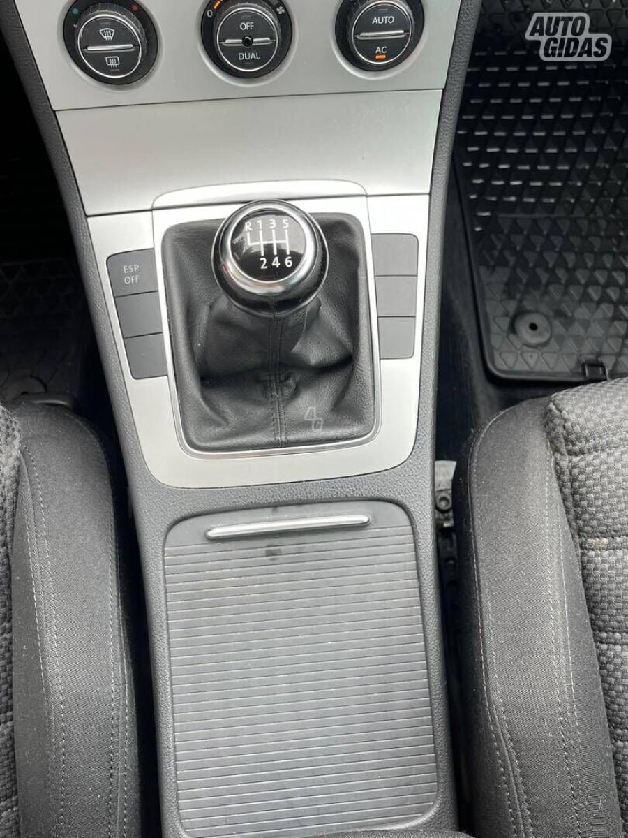 Black Volkswagen Passat 2009 in Marijampole, with an engine capacity of 1.80 L and mileage of 158 thousand km for 2650 €, photo 15 on AUTOMOTO.COM.LV