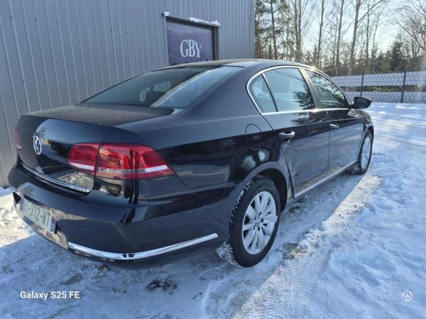 Black Volkswagen Passat 2011 in Taurage, with an engine capacity of 1.60 L and mileage of 241 thousand km for 4600 €, photo 4 on AUTOMOTO.COM.LV