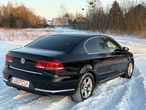 Melns Volkswagen Passat 2011 Alīta, ar dzinēja tilpumu 1.97 L un nobraukumu 271 tūkst. km par 5499 €, foto 3 vietnē AUTOMOTO.COM.LV