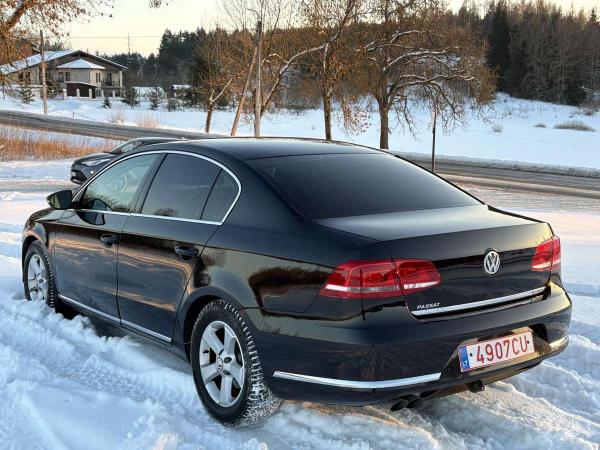 Melns Volkswagen Passat 2011 Alīta, ar dzinēja tilpumu 1.97 L un nobraukumu 271 tūkst. km par 5499 €, foto 4 vietnē AUTOMOTO.COM.LV