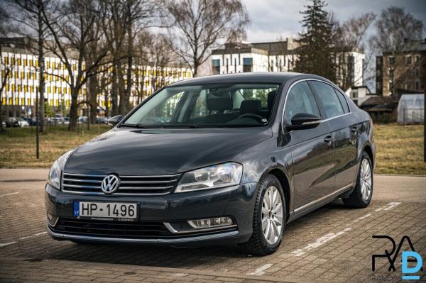 Melns Volkswagen Passat 2011 Rīga, ar dzinēja tilpumu 1.80 L un nobraukumu 156 tūkst. km par 2990 €, foto 1 vietnē AUTOMOTO.COM.LV