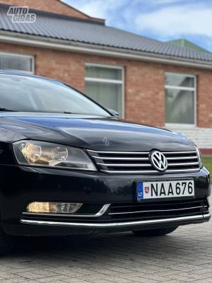 Black Volkswagen Passat 2011 in Vilnius, with an engine capacity of 1.80 L and mileage of 229 thousand km for 5700 €, photo 4 on AUTOMOTO.COM.LV