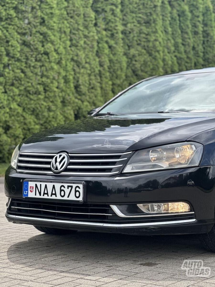 Black Volkswagen Passat 2011 in Vilnius, with an engine capacity of 1.80 L and mileage of 229 thousand km for 5700 €, photo 7 on AUTOMOTO.COM.LV