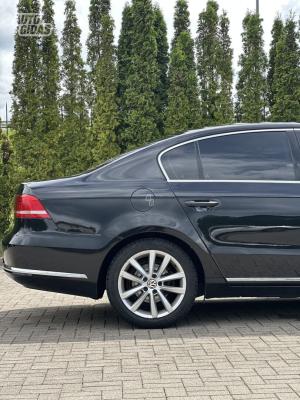 Black Volkswagen Passat 2011 in Vilnius, with an engine capacity of 1.80 L and mileage of 229 thousand km for 5700 €, photo 15 on AUTOMOTO.COM.LV