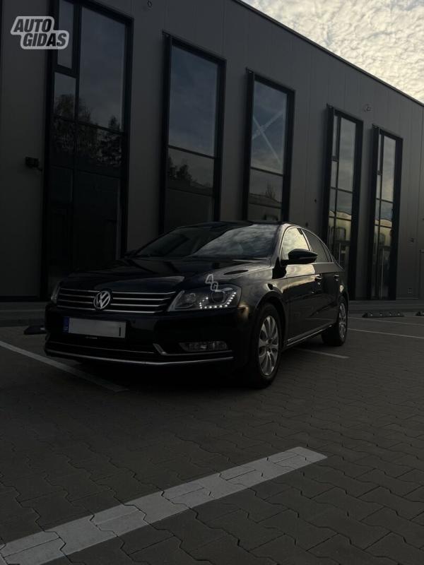 Black Volkswagen Passat 2011 in Vilnius, with an engine capacity of 2.00 L and mileage of 351 thousand km for 5300 €, photo 1 on AUTOMOTO.COM.LV