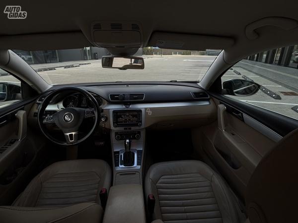 Black Volkswagen Passat 2011 in Vilnius, with an engine capacity of 2.00 L and mileage of 351 thousand km for 5300 €, photo 6 on AUTOMOTO.COM.LV