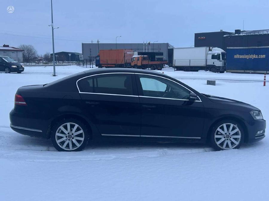 Melns Volkswagen Passat 2012 Kauņa, ar dzinēja tilpumu 1.99 L un nobraukumu 358 tūkst. km par 5500 €, foto 5 vietnē AUTOMOTO.COM.LV