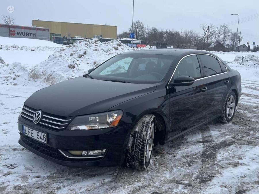 Black Volkswagen Passat 2012 in Vilnius, with an engine capacity of 2.48 L and mileage of 223 thousand km for 3750 €, photo 4 on AUTOMOTO.COM.LV
