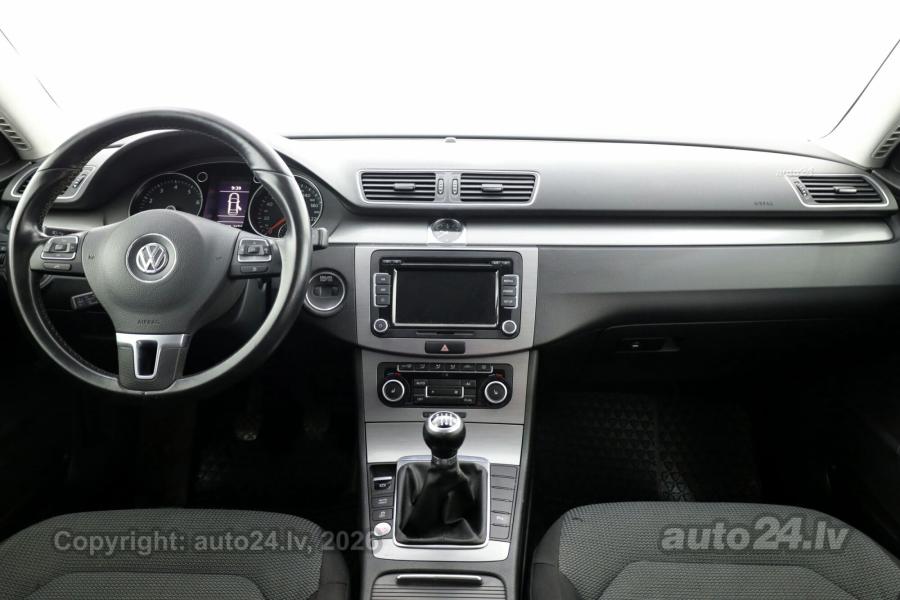 Black Volkswagen Passat 2012 in Tallinn, with an engine capacity of 1.80 L and mileage of 148 thousand km for 4499 €, photo 6 on AUTOMOTO.COM.LV