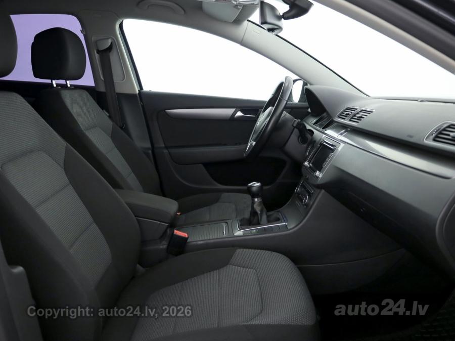 Black Volkswagen Passat 2012 in Tallinn, with an engine capacity of 1.80 L and mileage of 148 thousand km for 4499 €, photo 7 on AUTOMOTO.COM.LV