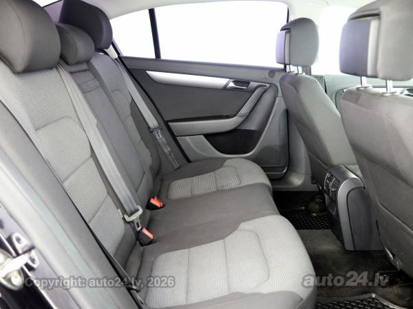 Black Volkswagen Passat 2012 in Tallinn, with an engine capacity of 1.80 L and mileage of 148 thousand km for 4499 €, photo 7 on AUTOMOTO.COM.LV