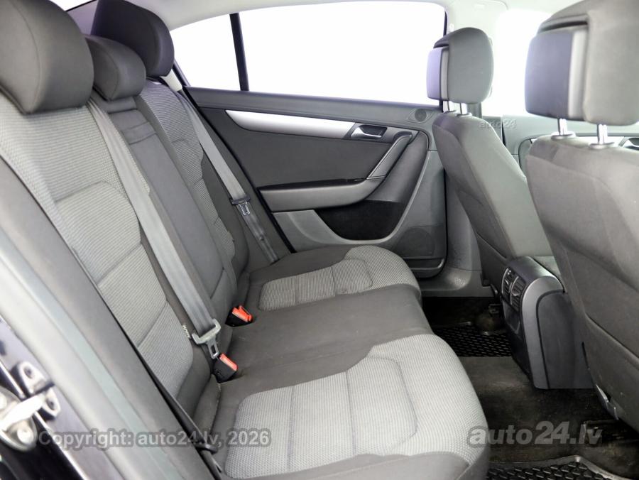 Black Volkswagen Passat 2012 in Tallinn, with an engine capacity of 1.80 L and mileage of 148 thousand km for 4499 €, photo 8 on AUTOMOTO.COM.LV