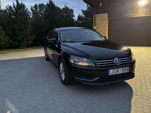 Black Volkswagen Passat 2012 in Klaipeda, with an engine capacity of 2.48 L and mileage of 298 thousand km for 3990 €, photo 3 on AUTOMOTO.COM.LV