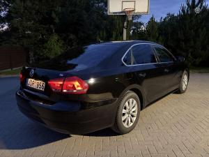 Black Volkswagen Passat 2012 in Klaipeda, with an engine capacity of 2.48 L and mileage of 298 thousand km for 3990 €, photo 8 on AUTOMOTO.COM.LV